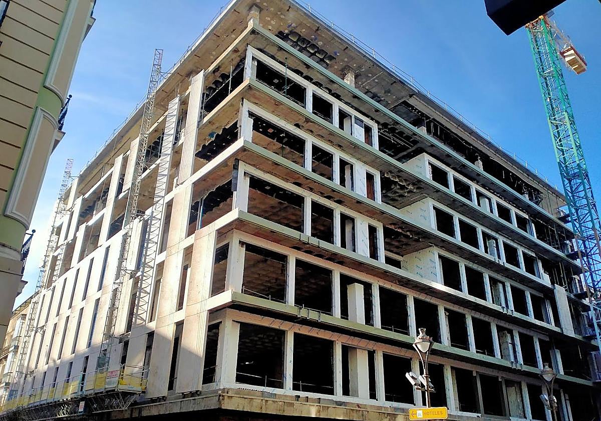 Así avanza la obra del nuevo Zara de Constitución, ya sin andamios en la fachada | El Norte de ...